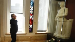 Margaret Thatcher Grantham statue drawings unveiled - BBC News