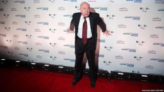 Day in pictures: 21 October 2013 - BBC News