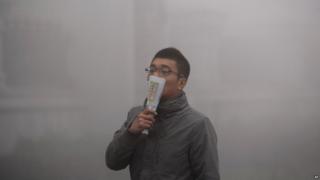 Day in pictures: 21 October 2013 - BBC News