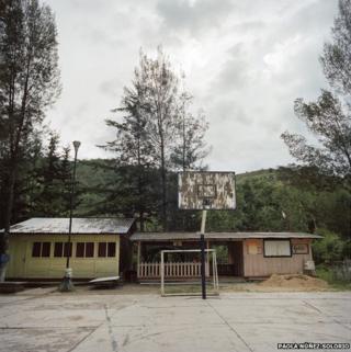 In pictures: Mexico's poor rural schools - BBC News