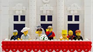 Lego artist exhibition sets new Paisley Museum record - BBC News