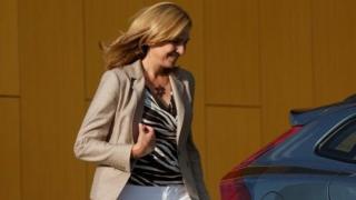 What in the world: Gates takes on Obama and a Spanish princess in court ...