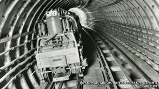 Mail Rail: What is it like on the 'secret' Tube? - BBC News