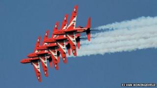 How dangerous is life as a Red Arrow? - BBC News