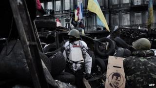 Groups at the sharp end of Ukraine unrest - BBC News
