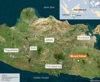 Mass evacuation in Indonesia as Java volcano erupts - BBC News