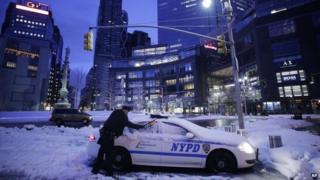 US killer winter storm marches north - BBC News