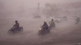 Indonesian airports reopen after Java volcano eruption - BBC News