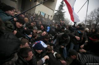 Week in pictures: 22-28 February 2014 - BBC News