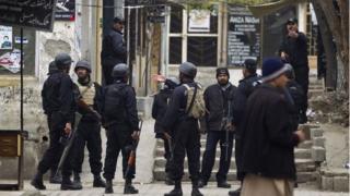 Deadly attack on court in Pakistani capital Islamabad - BBC News