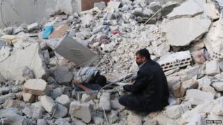 Syria crisis: UN says no aid improvement despite vote - BBC News