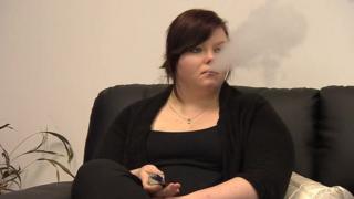 First e-cigarette 'vaping' appear on TV - BBC News