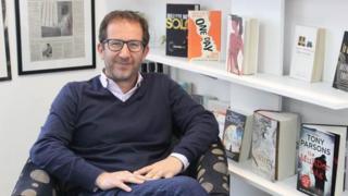 Top 10 tips for being a successful poet - BBC News