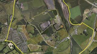Plans for £200m urban community near Edinburgh - BBC News