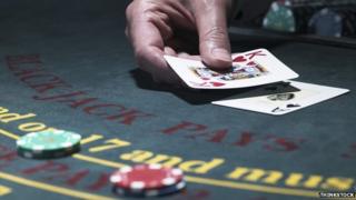 How a team of students beat the casinos - BBC News