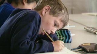 'Fair banding' for school places 'may harm poorest' - BBC News