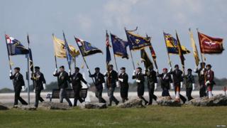 In Pictures: Remembering D-Day - BBC News