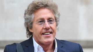 Stars gather for Cameron's celebration of the arts - BBC News