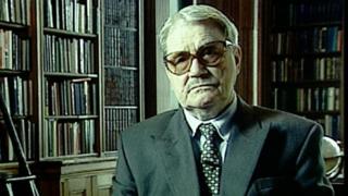 Cambridge Five spy ring members 'hopeless drunks' - BBC News