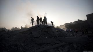 Day in pictures: 8 July 2014 - BBC News