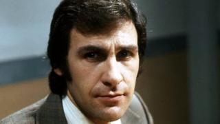Ray Lonnen, Harry's Game star, dies aged 74 - BBC News