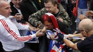 Thousands march through London over Gaza crisis - BBC News