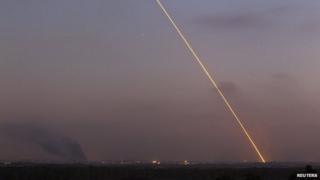 Israel intensifies Gaza attacks after Netanyahu warning - BBC News