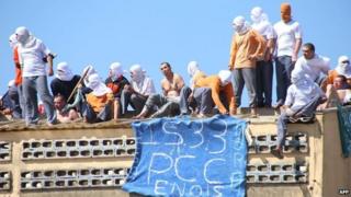 Brazil officials say deadly Cascavel jail riot is over - BBC News