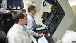 Nasa picks astronaut crew ship designs - BBC News