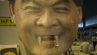 The history of the yellow ribbon - BBC News