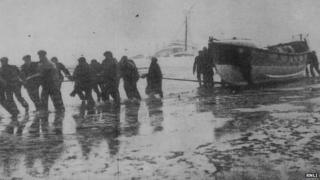 SS Rohilla: Dramatic three-day WW1 sea rescue remembered - BBC News