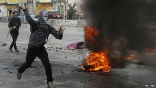 Jerusalem holy site is reopened amid tension - BBC News