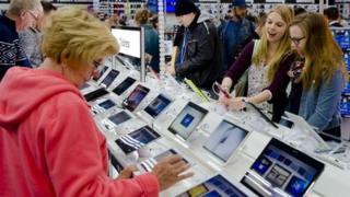 Tablet computers in '70% of schools' - BBC News