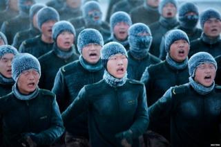 Day in pictures: 18 December 2014 - BBC News