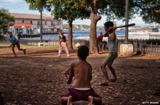 What Cuba's new friendship with US means for everyday life - BBC News