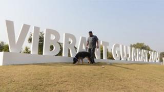 John Kerry urges stronger India-US ties - BBC News