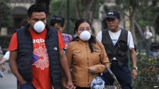 Guatemala volcano: Fuego eruption showers towns in ash - BBC News