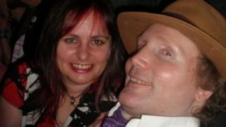 Safer banking tips for disabled people - BBC News