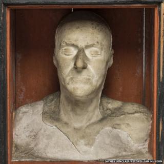 Cambridge exhibition includes 'rare' death mask with hair - BBC News