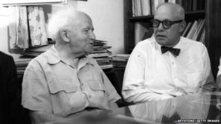 Connecting with voters: Does being a 'normal bloke' work? - BBC News