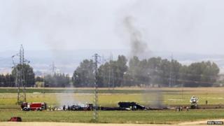 Airbus military plane crashes near Spain's Seville airport - BBC News