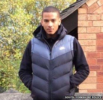 Tributes to Sheffield man Jordan Thomas shot dead in car - BBC News