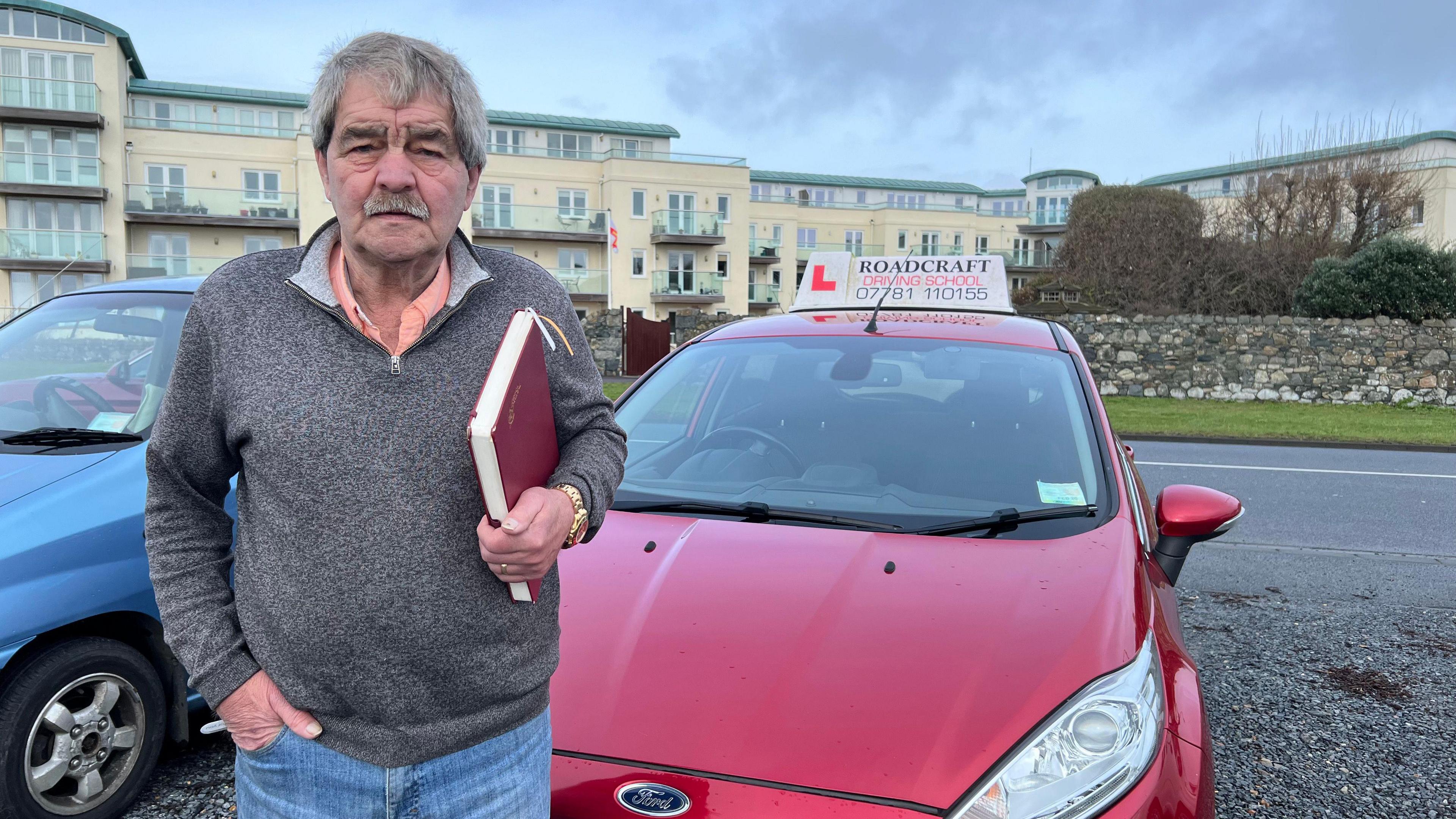 Calls for stronger checks for driving instructors in Guernsey - BBC News