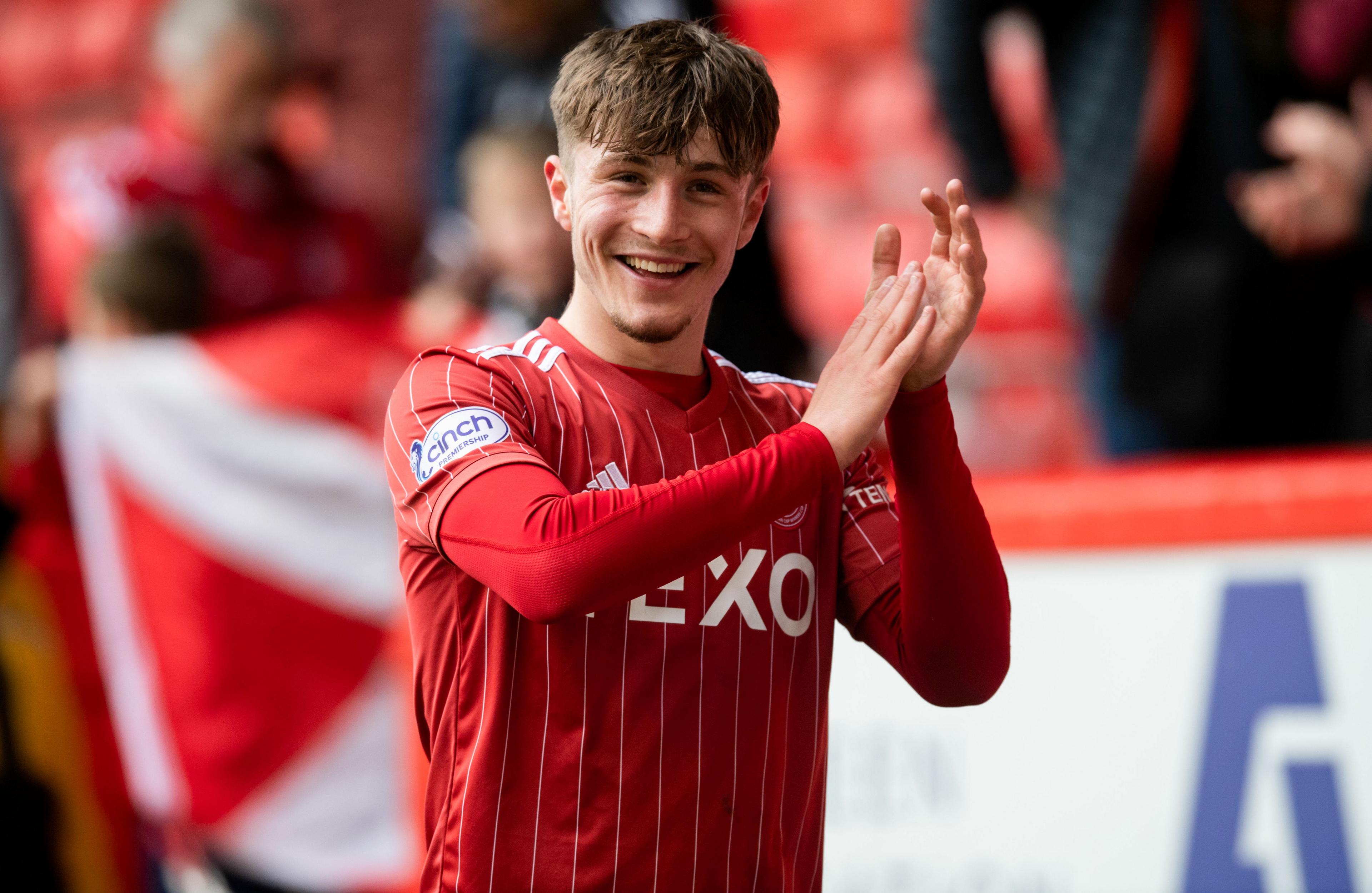 Bavidge signs Dons contract extension - BBC Sport
