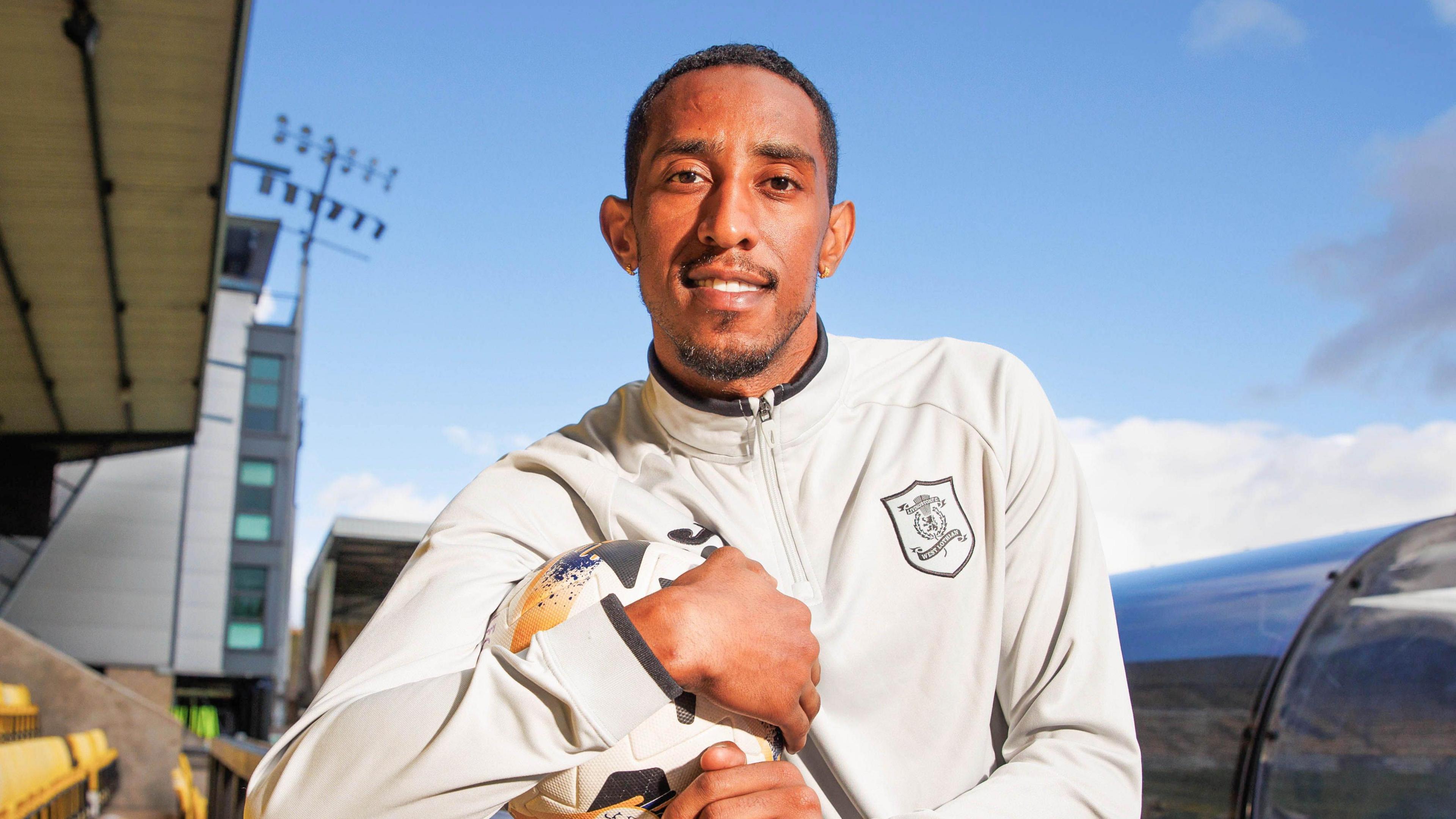 Livingston v Motherwell: Team news - BBC Sport