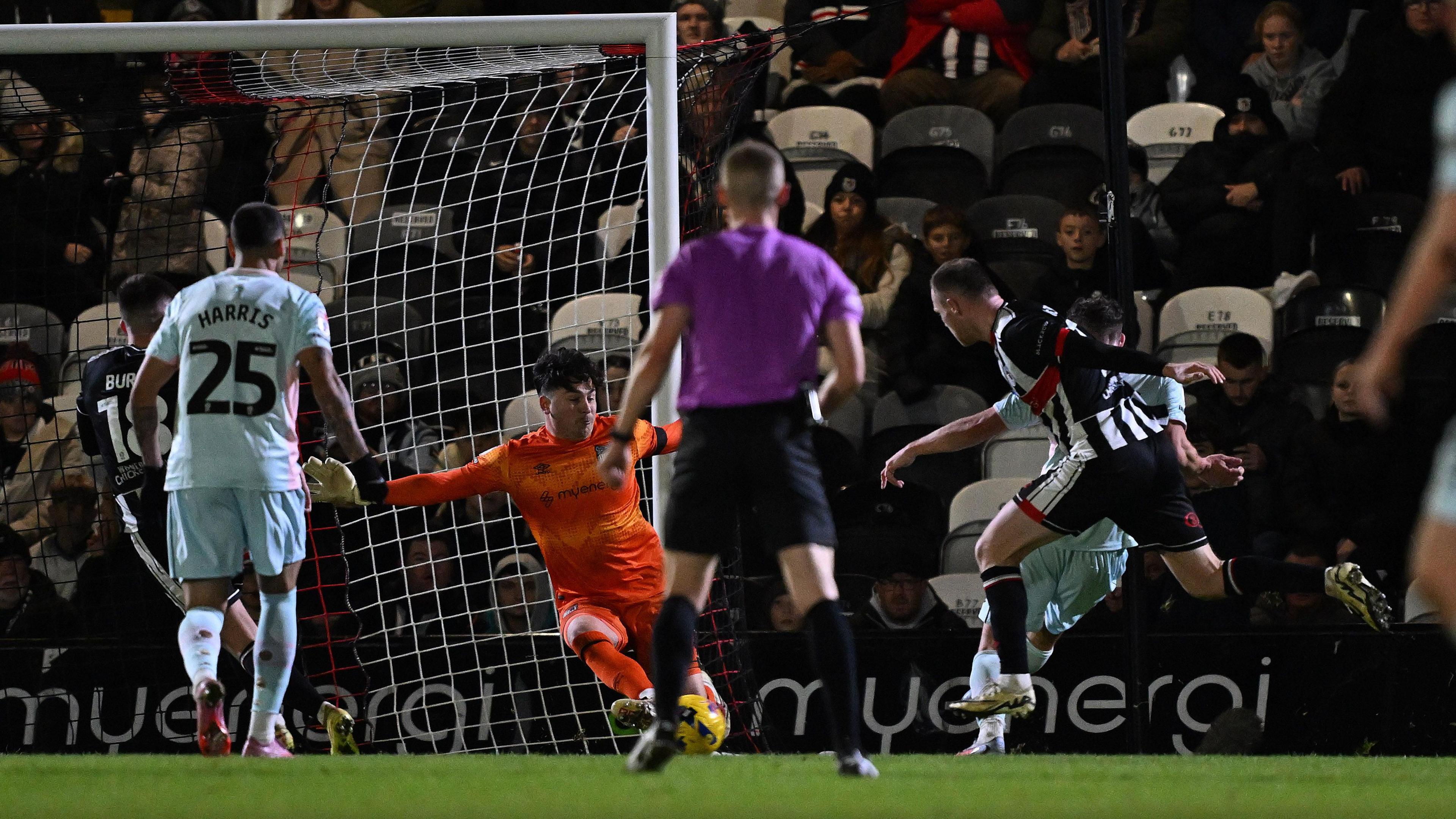 Grimsby Town 1-2 Tranmere Rovers: Kristian Dennis hits 96th-minute ...