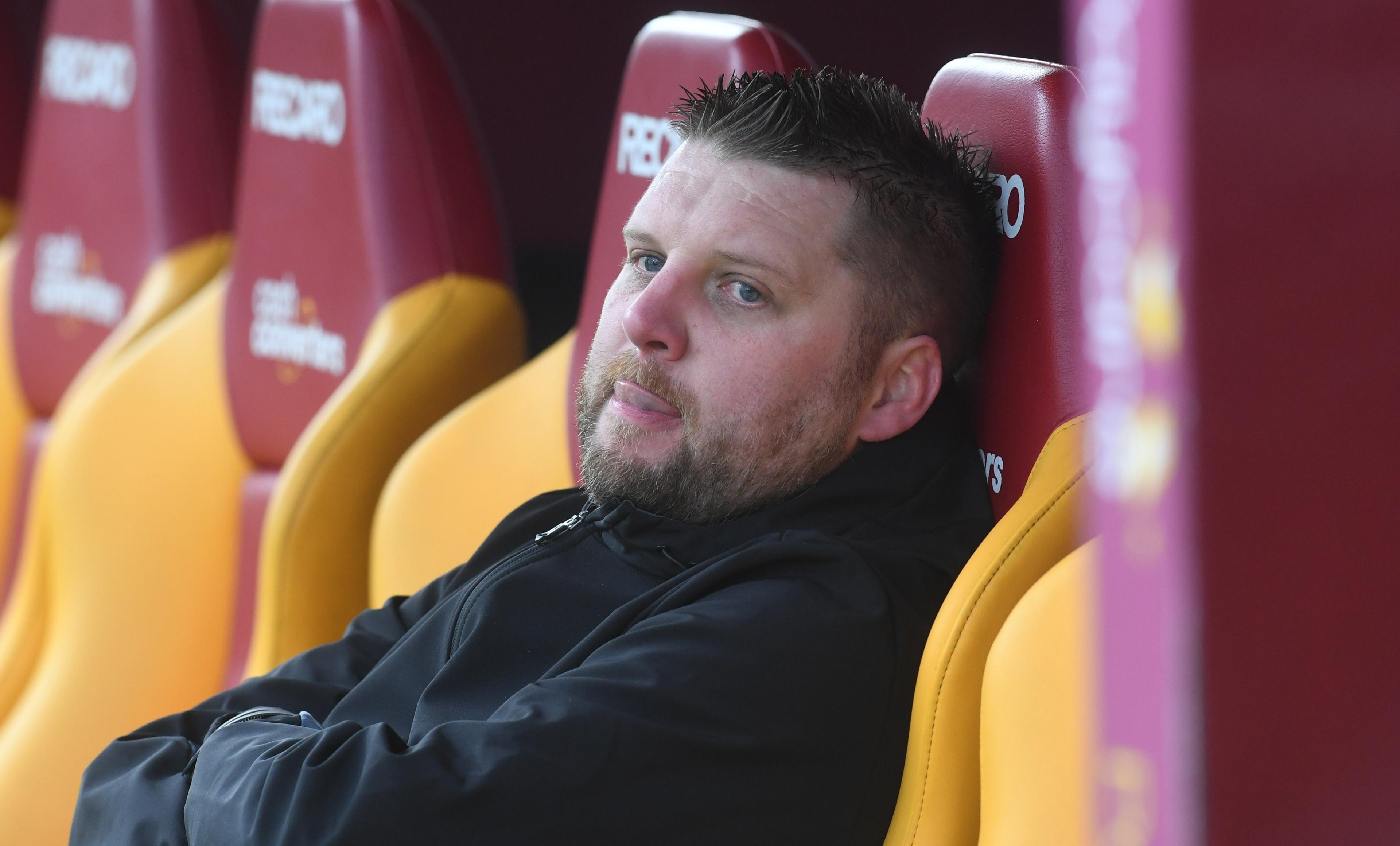 Burrows makes emotional Fir Park farewell - BBC Sport