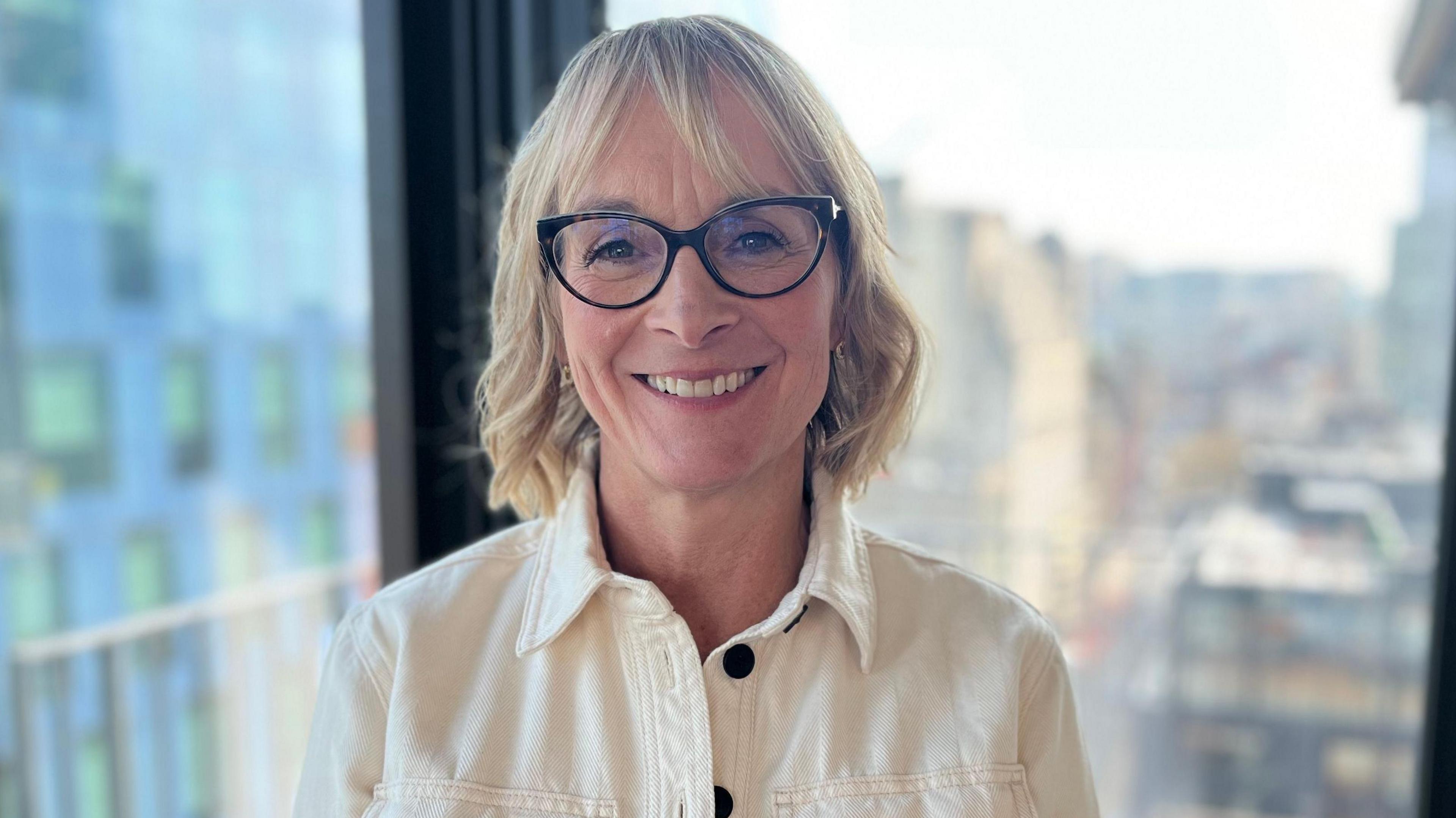 Louise Minchin on Fly-tipping - BBC