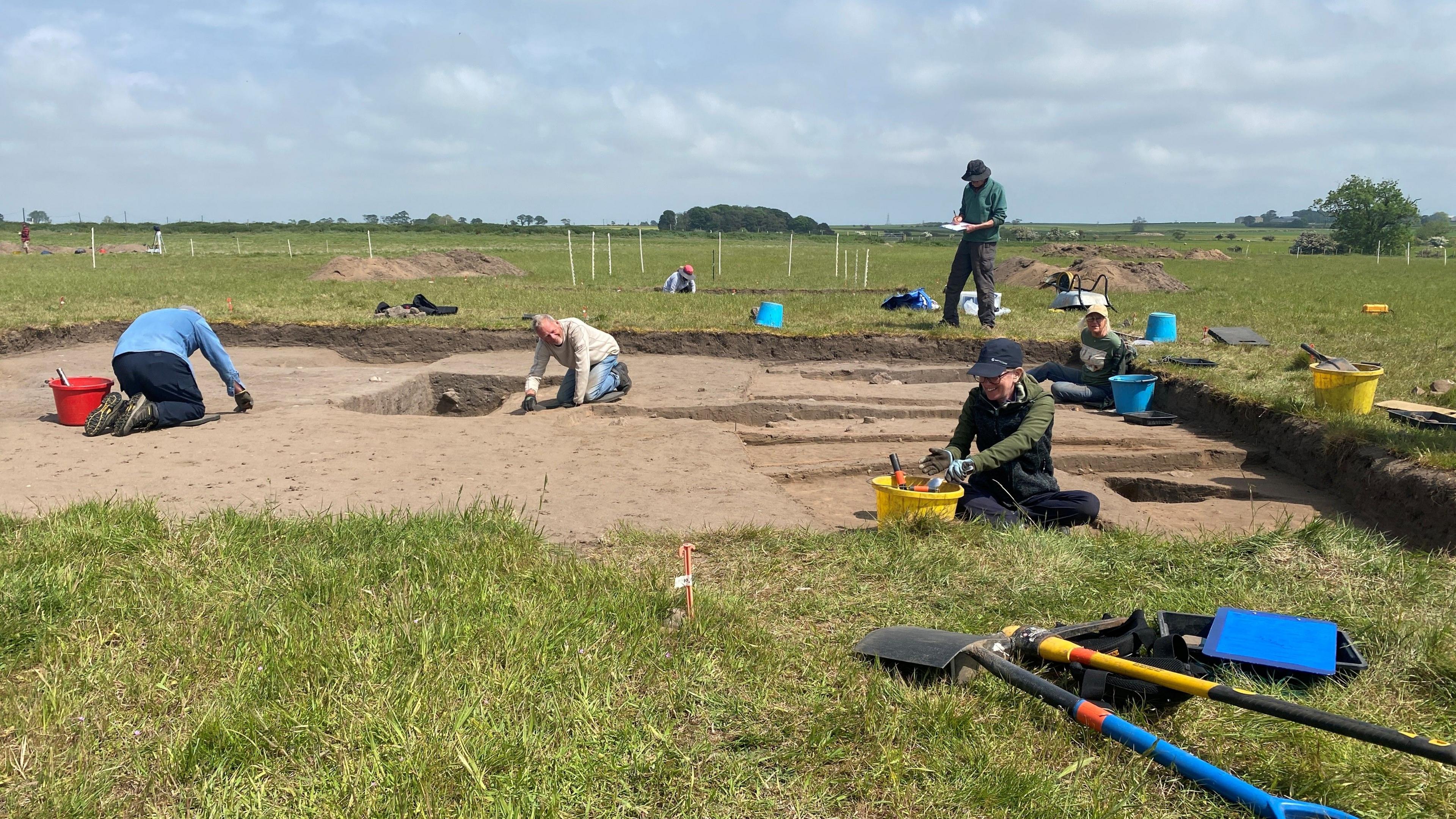 Felton Anglo-Saxon dig site reveals more finds - BBC News