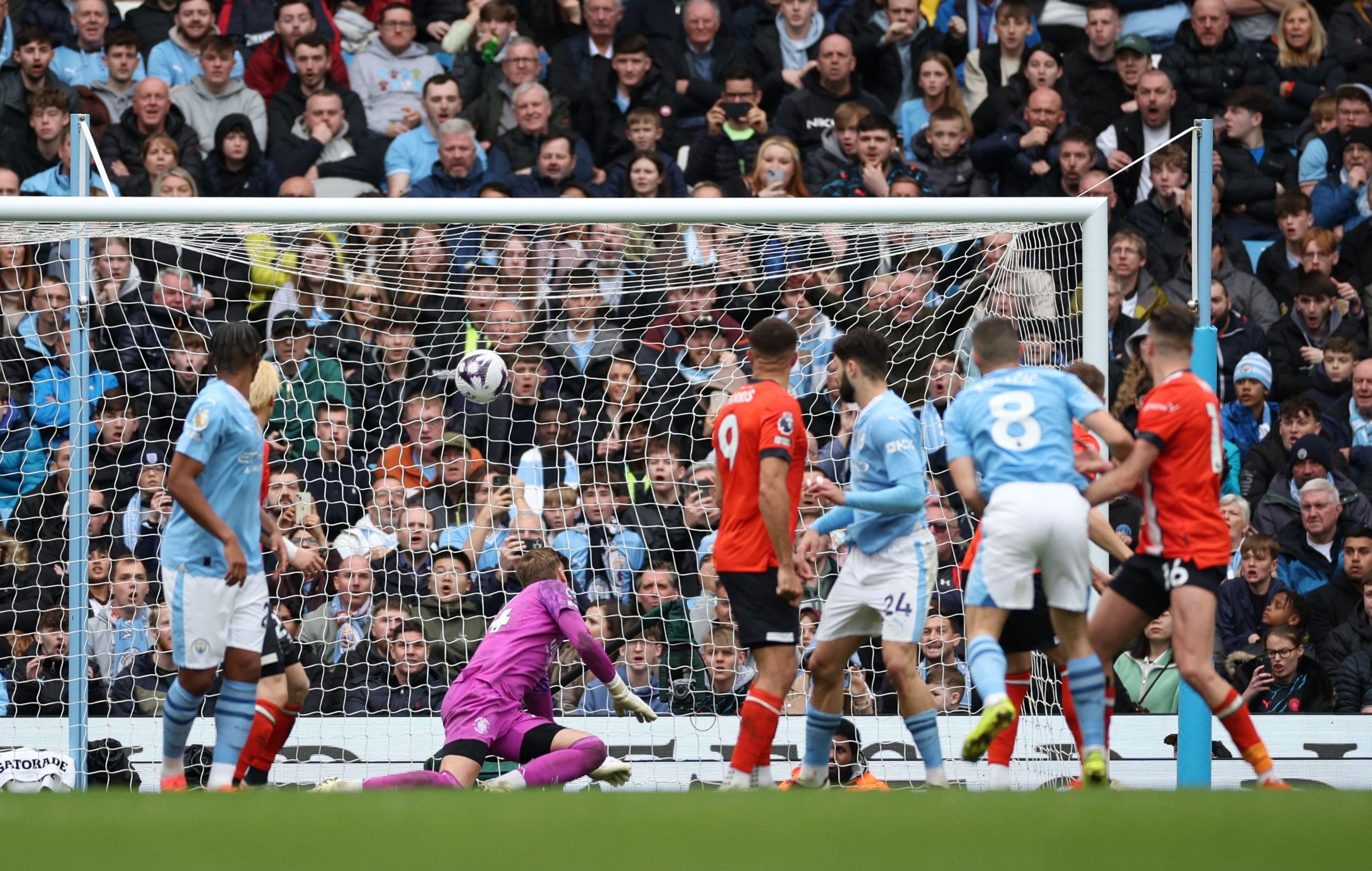 Analysis: Man City 5-1 Luton - BBC Sport